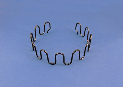 Arcuri sinusoidale si clipsurile de prindere pentru ele